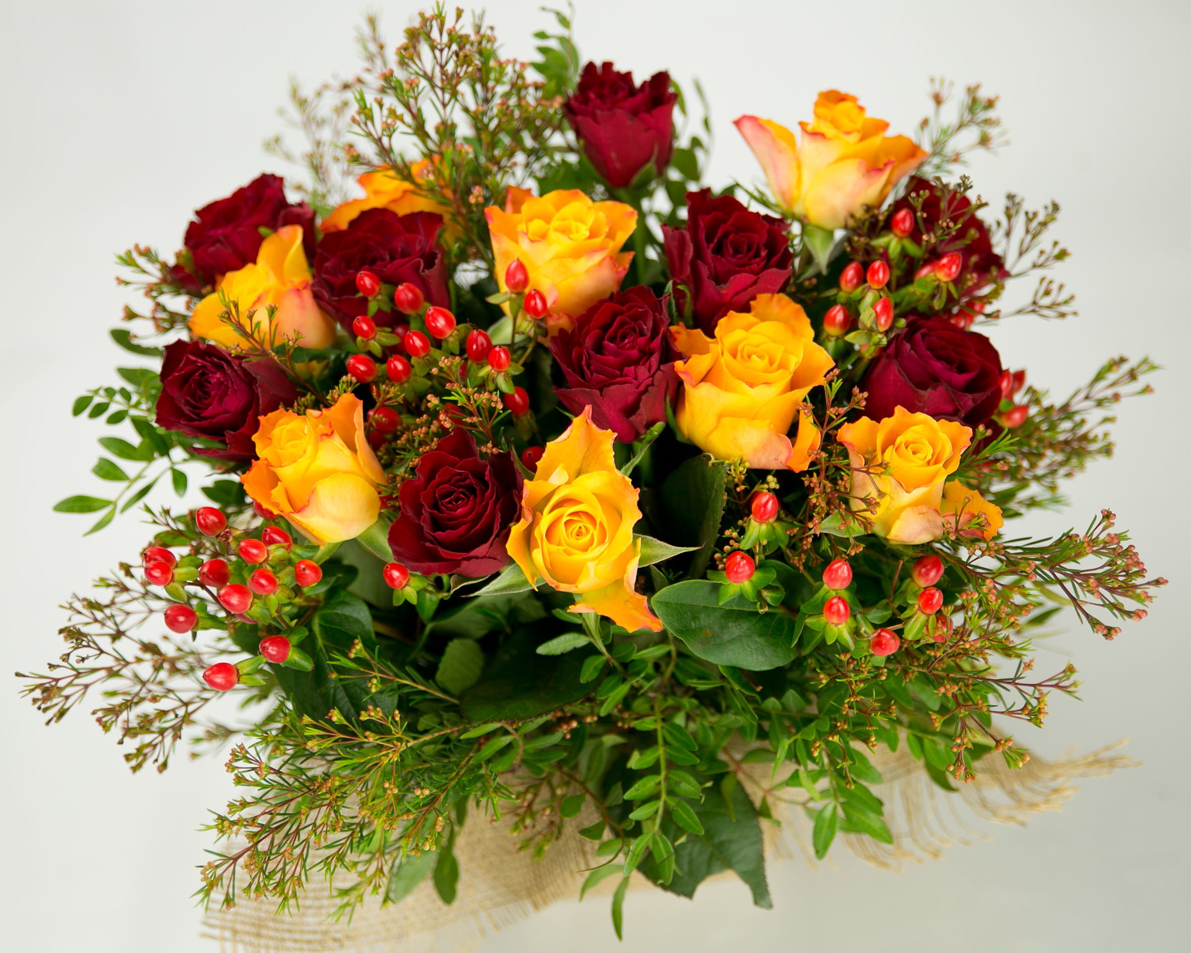 Krabice rudých růží Květiny online - květinářství Praha Pankrác ...